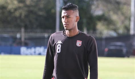 Justicia Para Hugo Rodallega Dura Sanción A Gimnasia Por Insultos