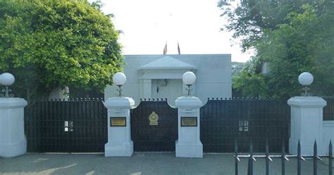 වැට් බද්ද වැඩි කිරීම සමරා අරලියගහ මැදුරේ සාදයක් ~ Gossip Lanka Hot News