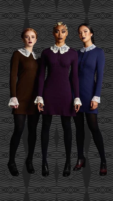 Pin By Giuliana Roque On Chilling Adventures Of Sabrina Sabrina Witch Sabrina Costume Weird