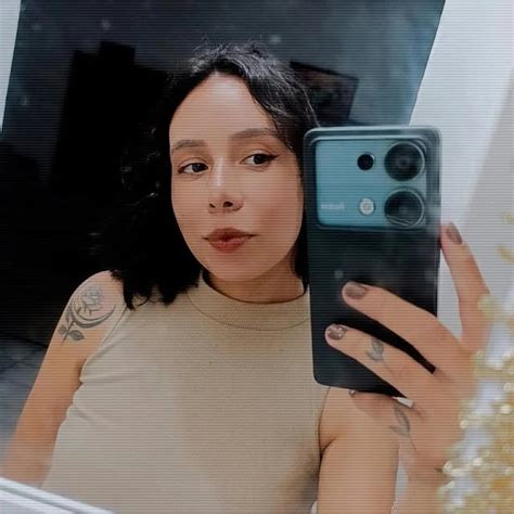 L͢e͢t͢íc͢i͢a͢ Leticialilies • Threads Say More