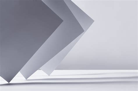 원근 빛 그림자 줄무늬가 테두리로 공간을 복사하는 비대칭 스탠딩 시트가 있는 추상적인 흰색 회색 미니멀리스트 배경 거리에 대한 스톡 사진 및 기타 이미지 Istock