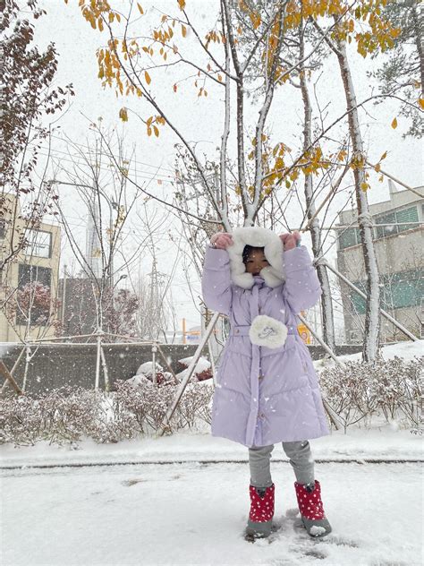 다들 동네 폭설오고 있어 우리동네는 난리가 났어 사진에서 아이러니한 상황보여 우리집 앞에 crm인지도 모르시고 손님들과 돈독한 관계를 맺으며 기본에 충실한 커피맛