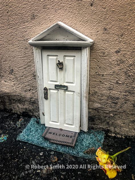 Tiny Doors Smile Roberts Snap Spot