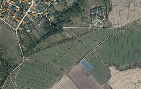 Къща близо до гр София за продажба Масивна двуетажна къща с басейн и просторен двор само на 25