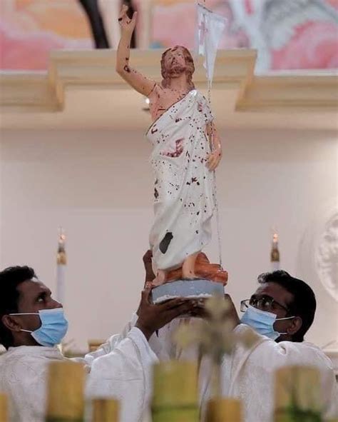 පාස්කු ප්‍රහාරයේ වින්දිතයින්ට සාධාරණය ඉල්ලන යැදුමේ පාගමන වත්තල පසු කරමින් ඉදිරියට Photo