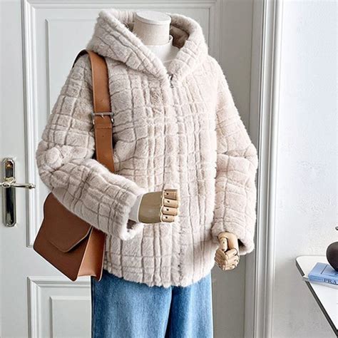 포스티 변형사각 후드 밍크 퍼 점퍼ymsh23fw905