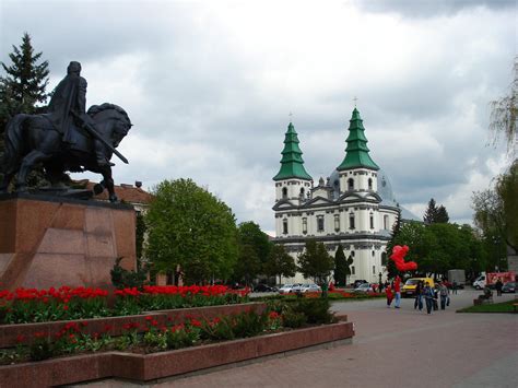 Тернопіль мальовниче містечко