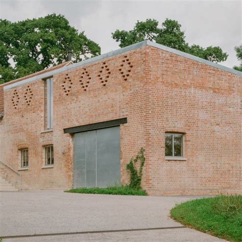 Clementine Blakemore Architects Transforms Barns Into Holiday Homes