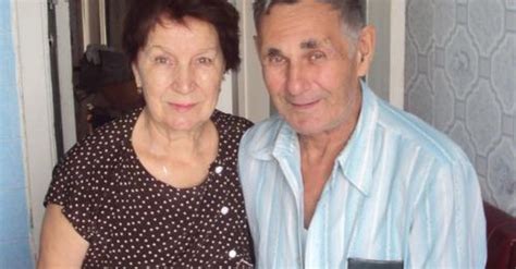 Дядо гореше имаше висока температура беше много болен И тогава баба ми реши да се разкае и да