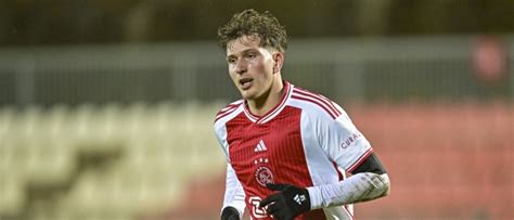 Ajax Talent Mika Godts Is De Absolute Dribbelkoning Van De Keuken Kampioen Divisie
