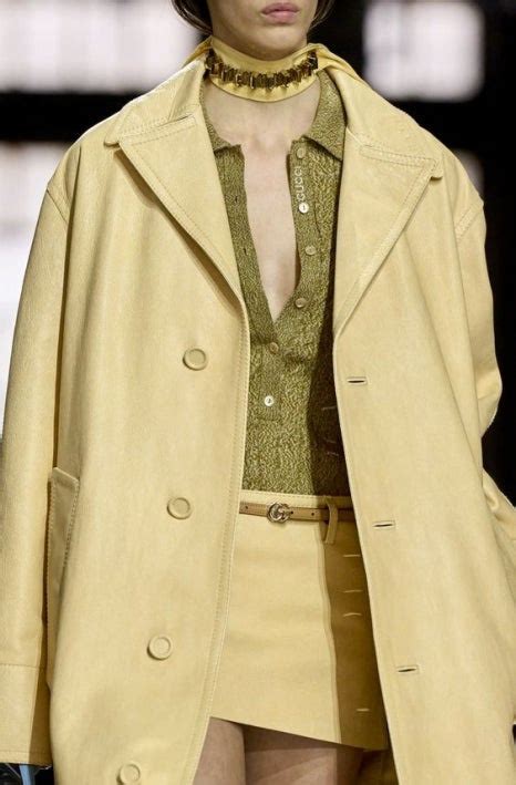 초겨울 컬러 제안올리브그린 코디 이렇게 해보세요 생생비즈