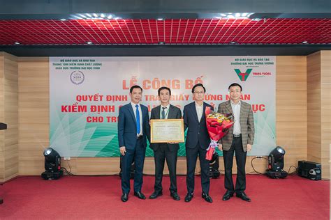 Trường Đại học Trưng Vương nhận Giấy chứng nhận Kiểm định CSGD
