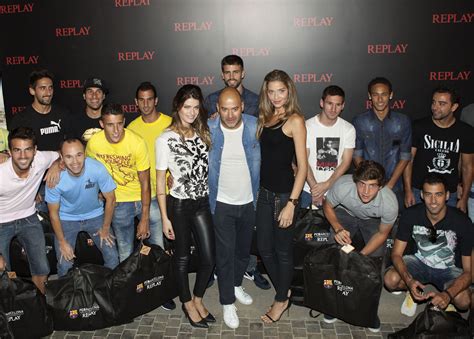 Replay Presents To Fc Barcelona Players Its Formal And Smart Casual