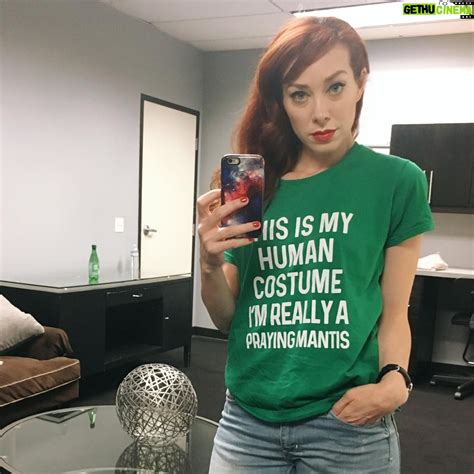 Alie Ward Wiki Biography Age Gallery Spouse And More