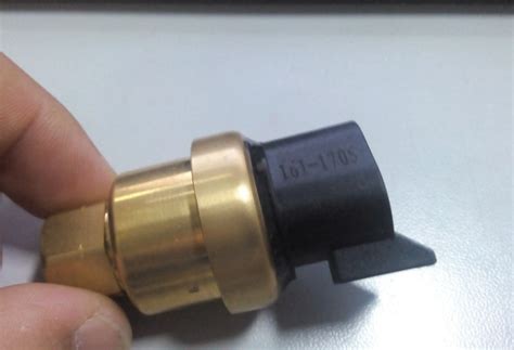 机油压力传感器坏了还能开吗 有驾