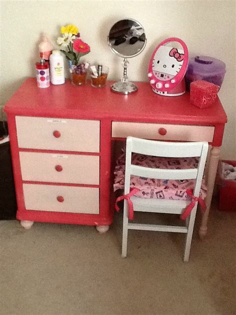 Hello Kitty Vanity Table