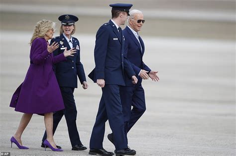 Joe Biden Joked About Jill Swimsuit Pics In Special Counsel Interview Daily Mail Online