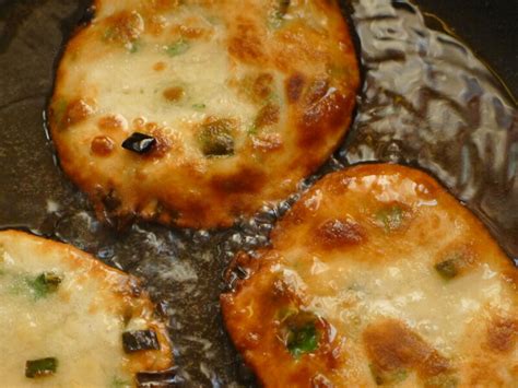 Хрустящие лепёшки с луком - Хлеб