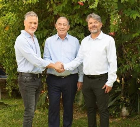 מ ה פ ך בוקסר התאחד עם יהודה חיימוביץ וליאור אלימלך ראשי מטות יש עתיד וכחול לבן בנס ציונה