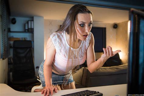 Brazzers Julia Ann Lost In Brazzers 3 633