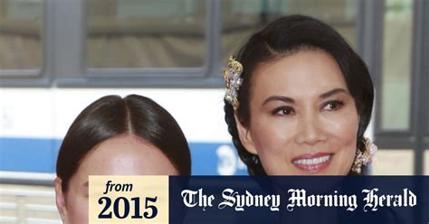 Rupert Murdochs Young Daughter Makes Society Debut At Met Gala