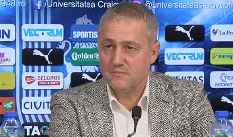 Mihai Rotaru ”taie în Carne Vie” La Universitatea Craiova