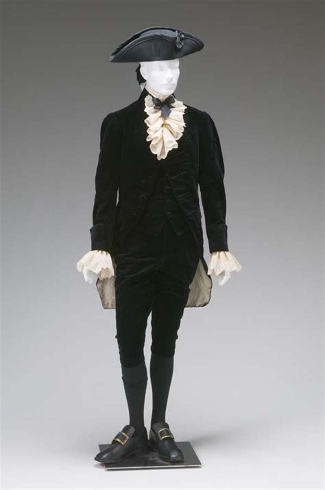 Gentlemans Three Piece Formal Suit With Attached Wig Bag And Lace