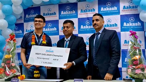 Mumbais Aarav Agrawal Air 10 And Ishmit Kaur Air 85 From Aakash