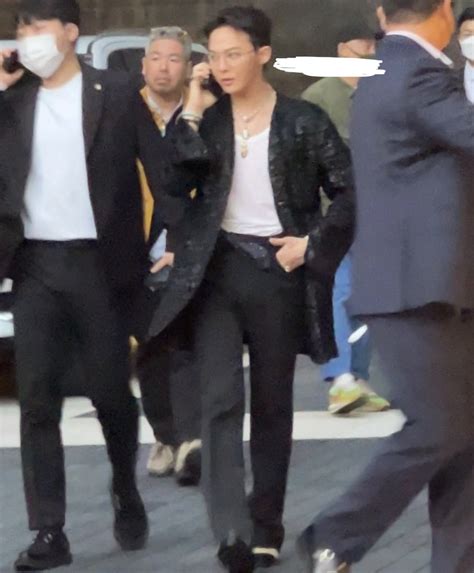 지드래곤 어제와는 사뭇 다른 2일전 사진 레전드 포텐 터짐 최신순 에펨코리아