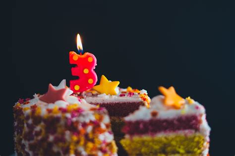Fotos gratis comida vela postre pastel de cumpleaños Tres Formación de hielo dulzura