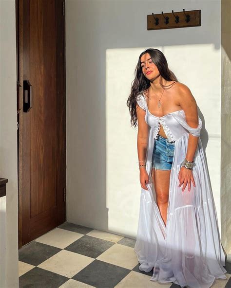 gorgeous white top on saasha sarin r saashasarin