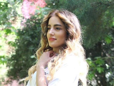 Perempuan Cantik Hadis Najafi Tewas Ditembus 6 Peluru Saat Demo