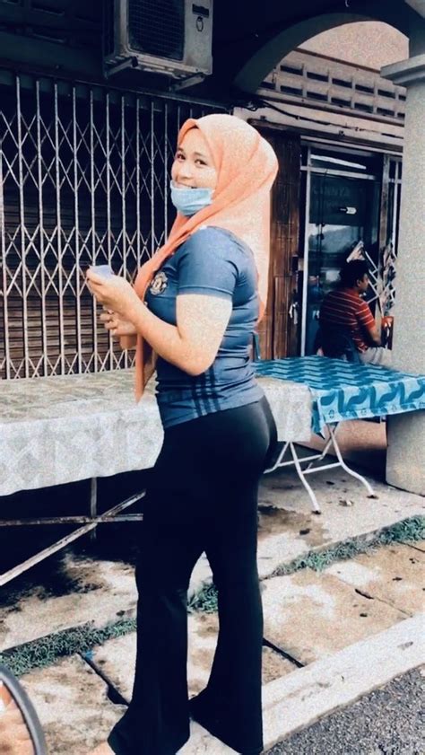 Awek Bertudung Pakai Baju Ketat Londynatkelley