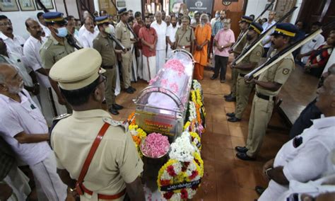 മഞ്ഞസൂര്യന്‍റെ കഥാകാരന് തൃശൂരിൽ അന്ത്യവിശ്രമം Satheesh Babu Payyannur Demise Madhyamam