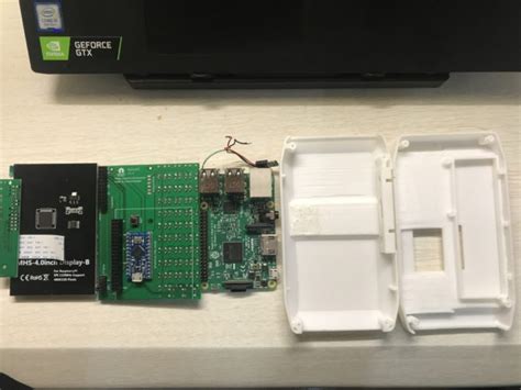 Mutantc Is A Diy Sidekick Clone With A Raspberry Pi At Its Heart Liliputing