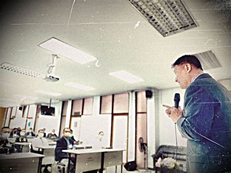 ยามสนธยาชราภาพ Cops Magazine