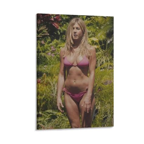 Jennifer Aniston Rosa Bikini