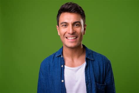 Imágenes De Retrato Joven Adulto Descarga Gratuita En Freepik