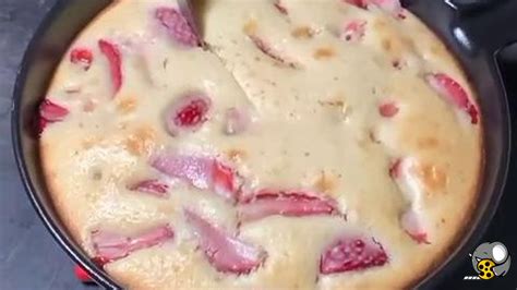 کیک توت فرنگی فیلو