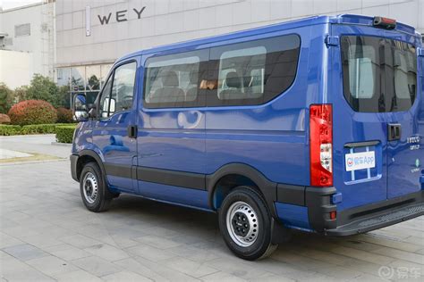 【依维柯欧胜超瑞系列 3 0t 自动短轴低顶侧拉门 5 9座外观图片 汽车图片大全】 易车