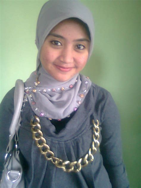 Nurida Gadis Jilbab Cantik
