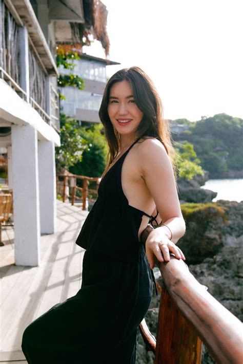 Ashley Kopcho Coaching Empowering Women To Live Their Dreams Through