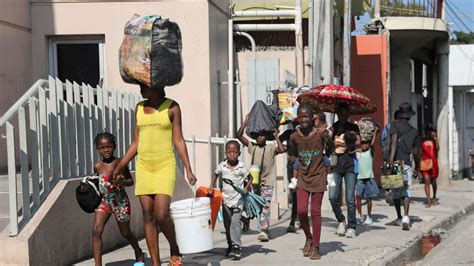 Haïti Face à La Violence Des Gangs Plus De 50 000 Haïtiens Ont Fui
