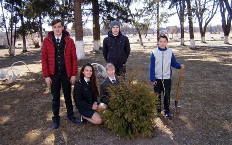 Озеленення ліцею триває Північне міжрегіональне управління лісового та мисливського господарства