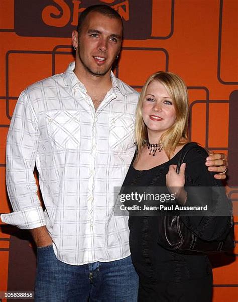 576 Melissa Joan Hart Mark Wilkerson Photos And High Res Pictures Getty