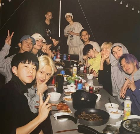 Seventeen 커뮤니티 포스트 나의사랑seventeen에게 비록당신들과함께한시간은길지않지만매번당신들의열혈견지와진실함에깊이감동할것입니다처음으로스크린앞에서눈물을