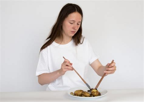 Cutlery Aims To Increase Empathy With Schizophrenic People