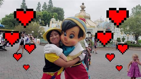 I Receive Pinocchios Autograph And Hug In Disneyland 2022 Youtube