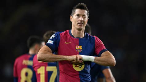 Barcelona Plot Robert Lewandowski Contract Plan As Clause Is Revealed Sporting News Canada