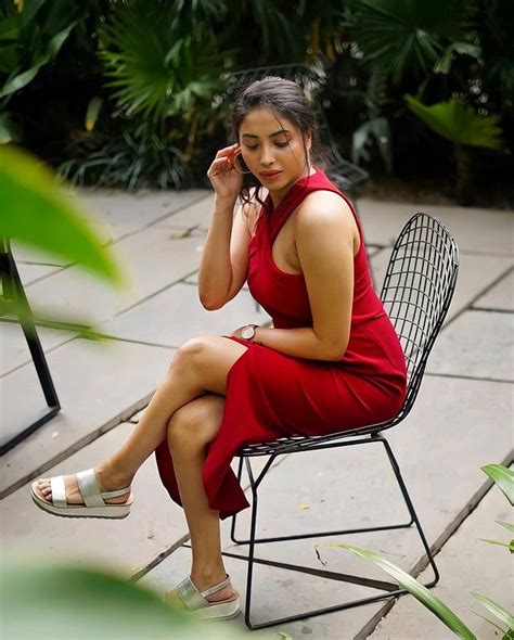 എന്തൊരു മലയാളി തനിമ ഉത്രാട ദിന ചിത്രങ്ങളുമായി അമേയ Screenima